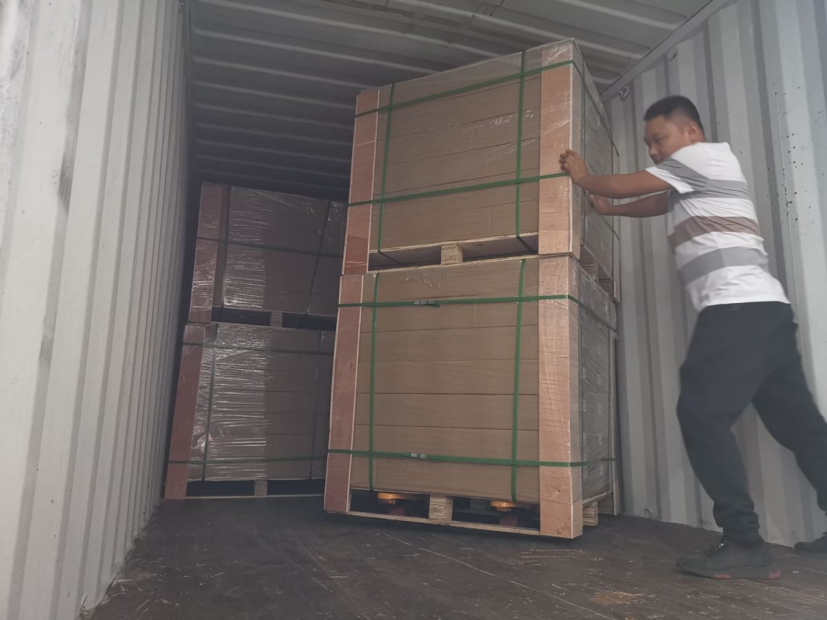 The goods is ready, fill the container - Ningbo Airkert Machinery Co., Ltd